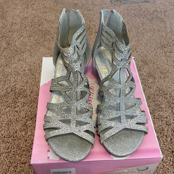 Shoes | Girls Silver Dress Shoes With Low Heel Size 3 | Poshmark